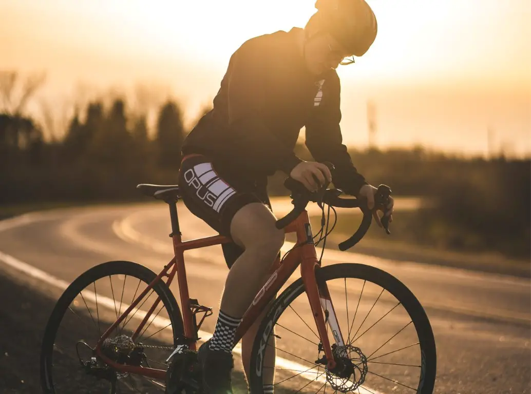 Why Does Your Back Hurt When Cycling? (7 Ways to Avoid It) - Bike ...